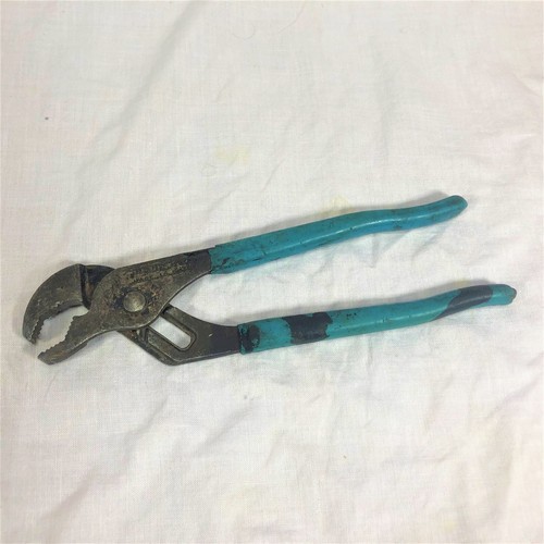 Channellock 422 9.5" V-Jaw Tongue & Groove Pliers Used & Cheap ...