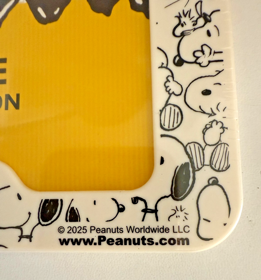 Peanuts SNOOPY Plastic Black and White License Plate Frame Holder NEW ...