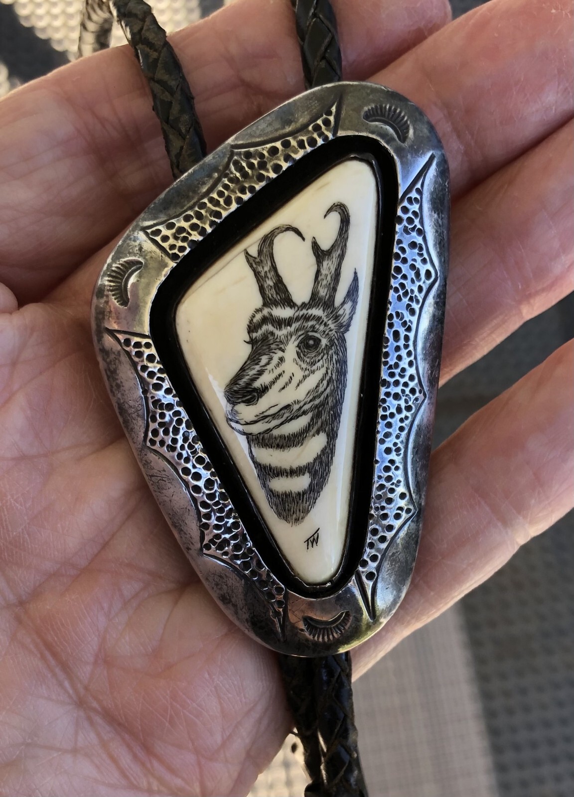 Beautiful Sterling Silver & Scrimshaw Bolo Tie - Sign… - Gem