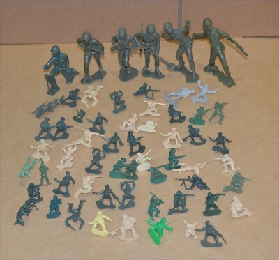 VTG Plastic Green Army Men Figures Military Lot of 60 Toy Soldiers ...