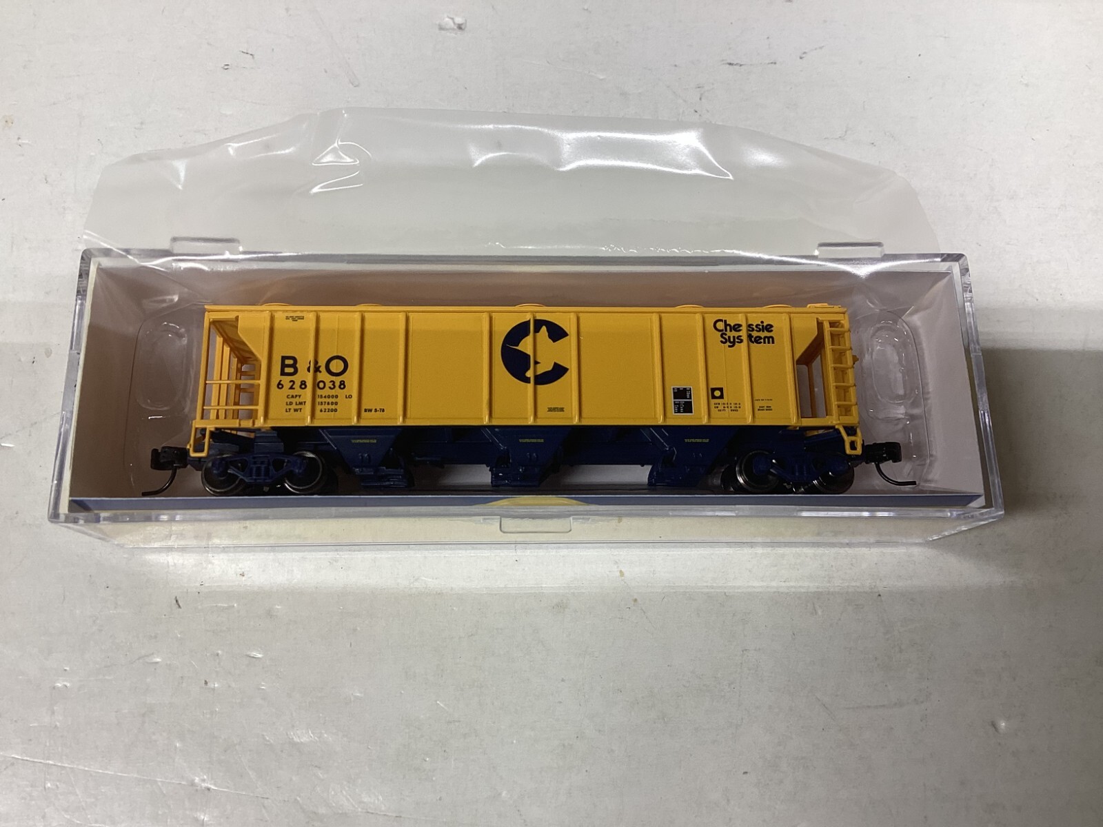 Athearn #28348 N scale “Chessie System” PS-2893 covered hopper Rd ...