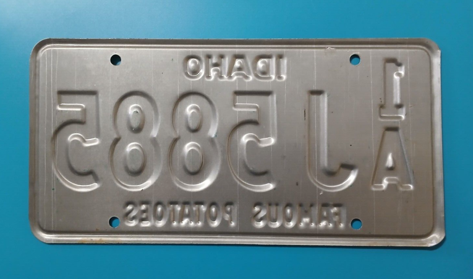 🐾 1973 IDAHO "PASSENGER" LICENSE PLATE (1A J 5885) ADA COUNTY (W/79 ...