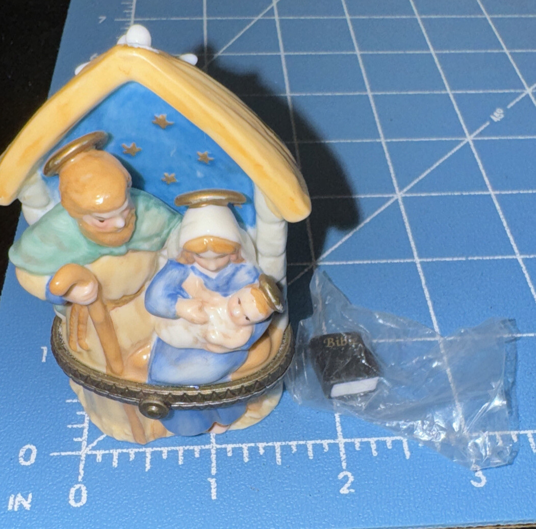 PHB COLLECTIONS NATIVITY SCENE WITH BIBLE TRINKET Damaged Missing Star ...