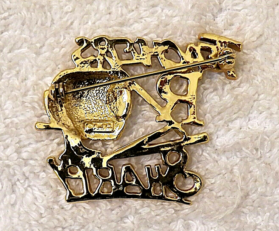 TEACHER LAPEL PIN APPLE SCHOOL LEARN STUDENT PUPIL BOOK LIBRARY SIGNED ...