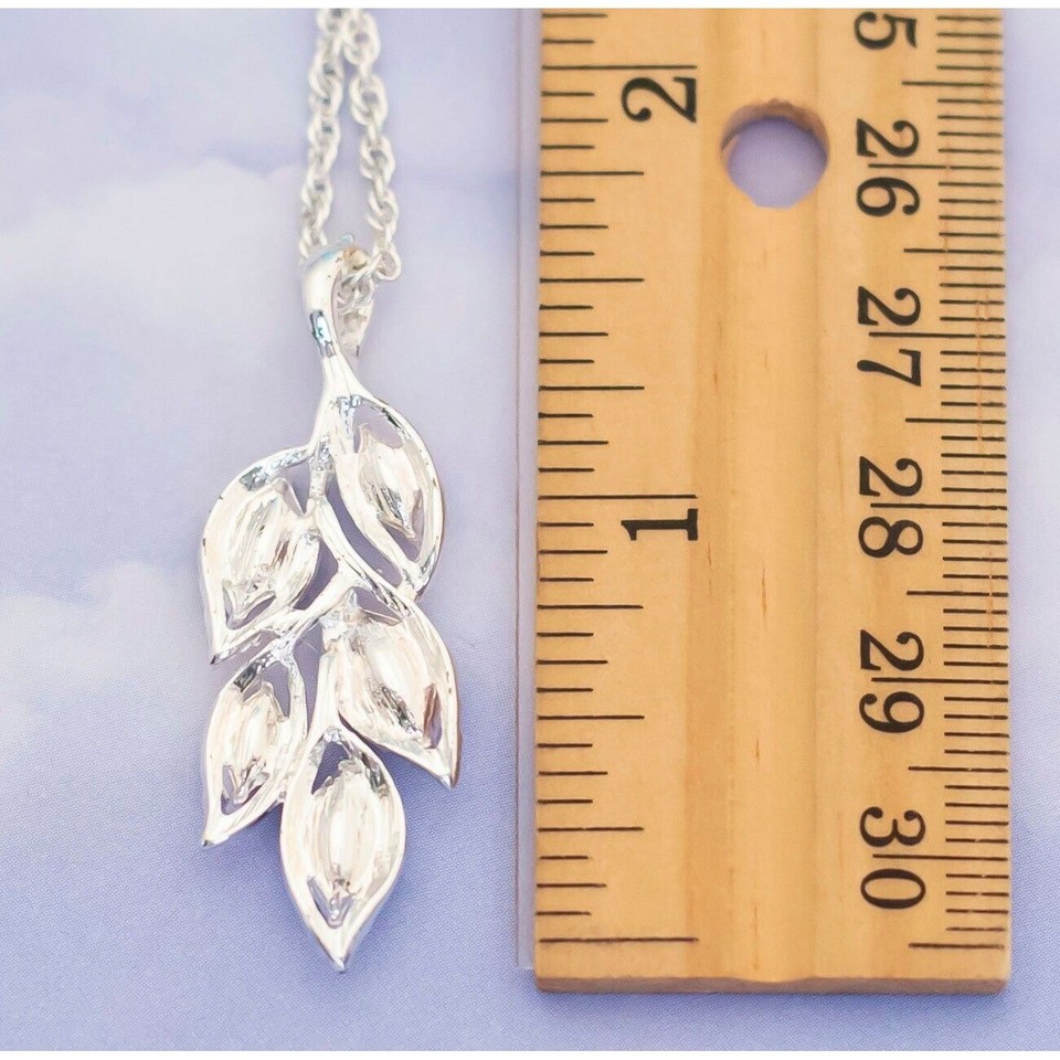 Vintage Blue Gemstone Silver Tone Pendant Necklace by Avon 18 Inches ...