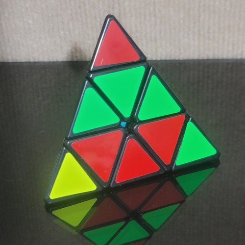 Pyramid Pyraminx Speed Cube Magic Twist 3D Puzzle Brain Teaser ...