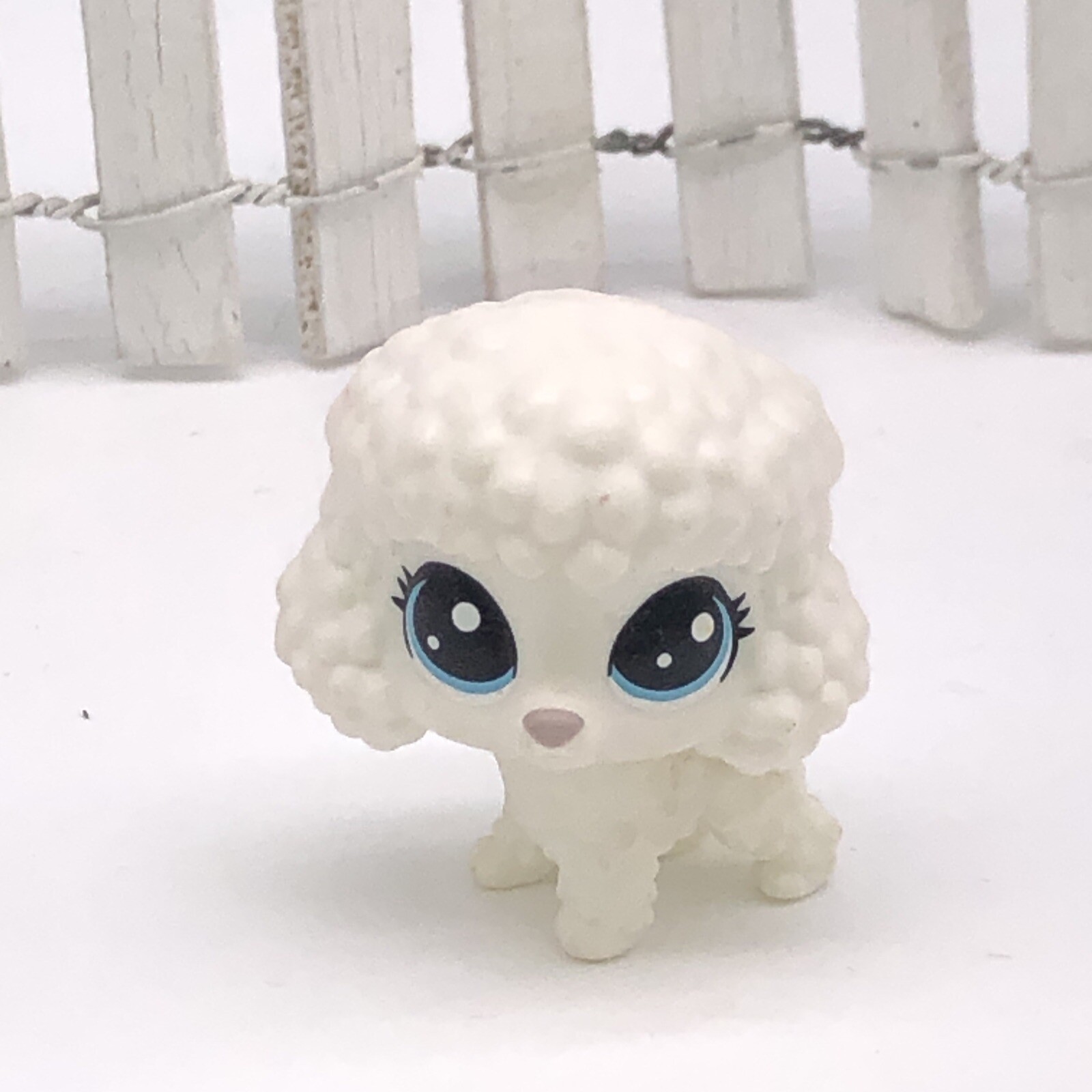 Littlest Pet Shop LPS LUCIE La POODLE White Dog MINI #2-91 G6 White | eBay
