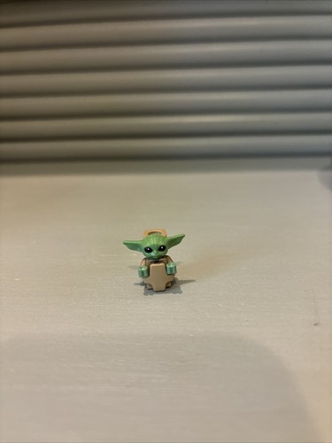 Lego Star Wars The Mandalorian Grogu Minifigure w/ Carrier | eBay