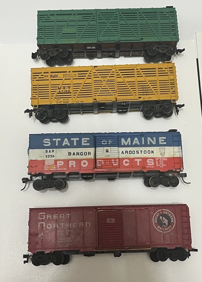 HUGE HO SCALE TRAIN CARS VINTAGE MIXED LOT ROCO, LIONEL, LIMA,MANTUA ...