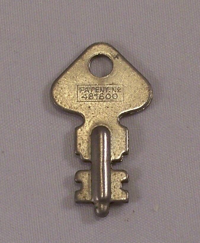 Vintage Cheney Key # 2A 481600 Large 1-3/8” Trunk Luggage Guitar Case ...