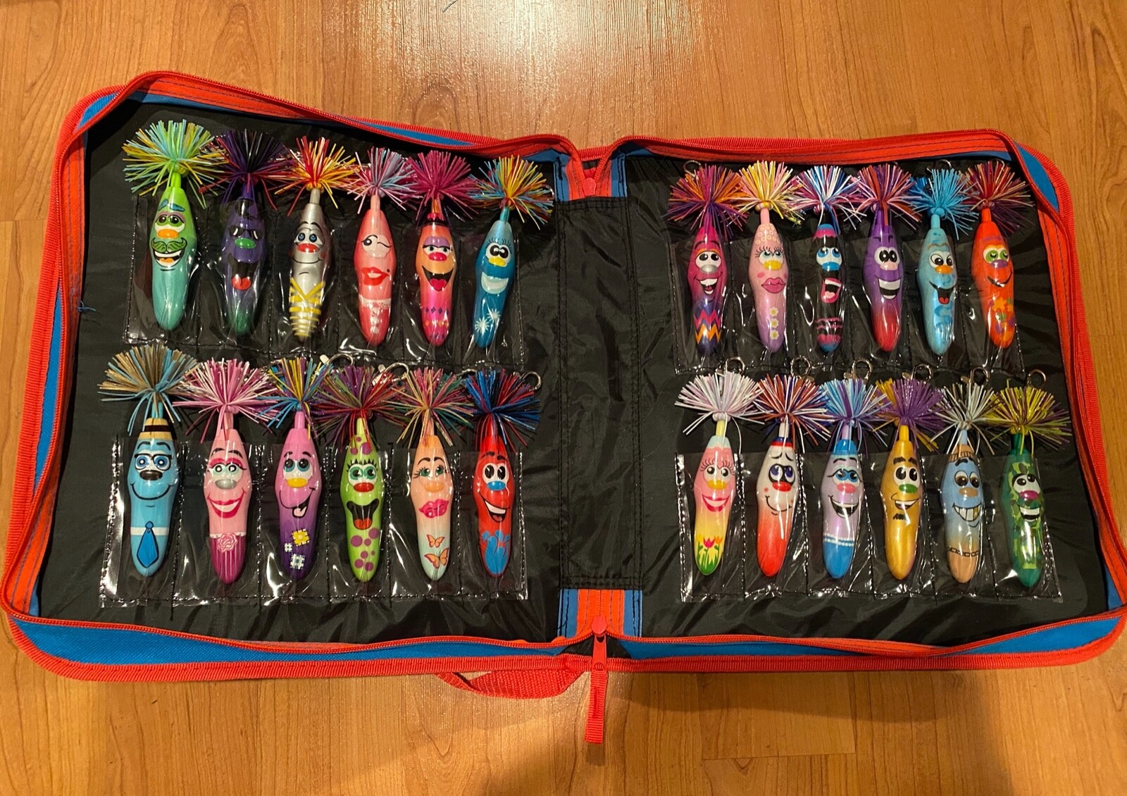 Kooky Pens Case with 24 pens. Full Krewes 17,18,19,20 Perfect condition ...