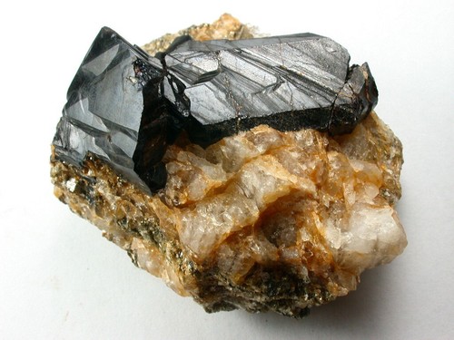 MINERALS : CASSITERITE XTLS TO 3.4 CMS ON QUARTZ, YAOGANGXIAN MI, CHINA ...