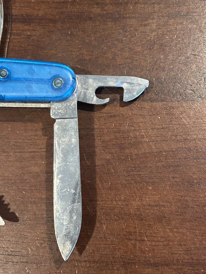 Victorinox Huntsman - Translucent Blue - Wood Saw & Scissors - A3403 | eBay