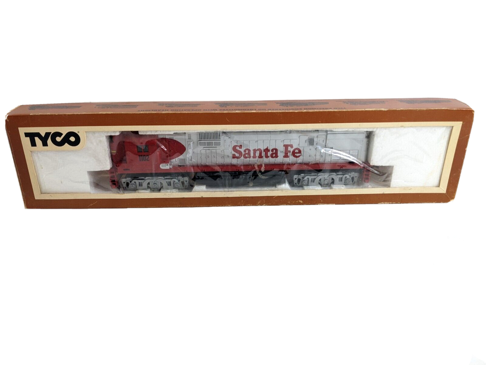 Mantua Santa Fe 1102 Diesel Locomotive Engine HO Scale Tyco Model Train ...