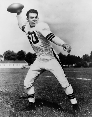 HALL OF FAME LEGEND OTTO GRAHAM CLEVELAND BROWNS QUARTERBACK 8X10 PHOTO ...