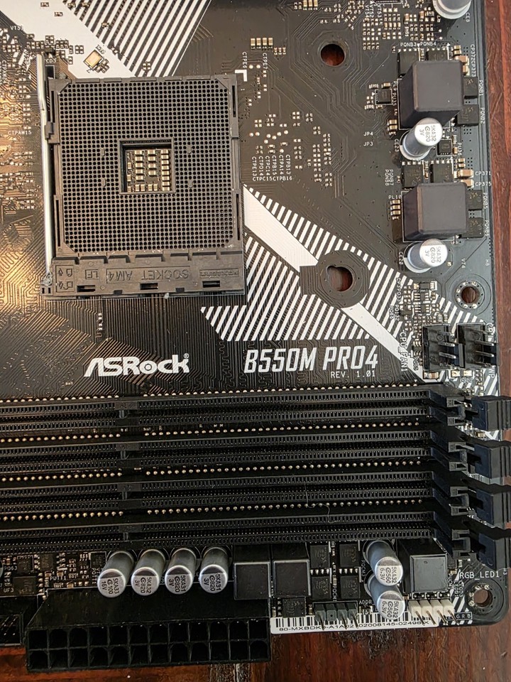 ASRock B550M Pro4 AMD B550 Motherboard Socket AM4 Micro ATX DDR4 PCIe 4 ...