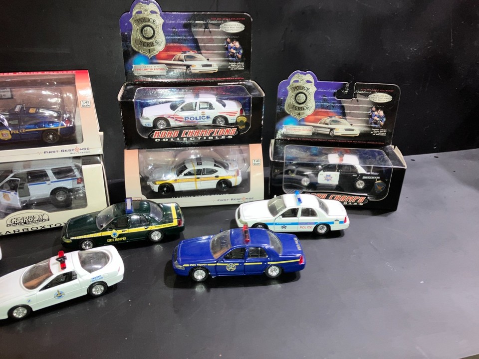 LOT OF 10 STATE, FBI CITY POLICE PATROL CARS FIRST RESPONSE, GEARBOX 1: ...