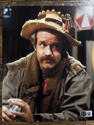 MIKE FARRELL SIGNED AUTOGRAPH 8X10 PHOTO MASH BJ HUNNICUTT BECKETT BAS ...