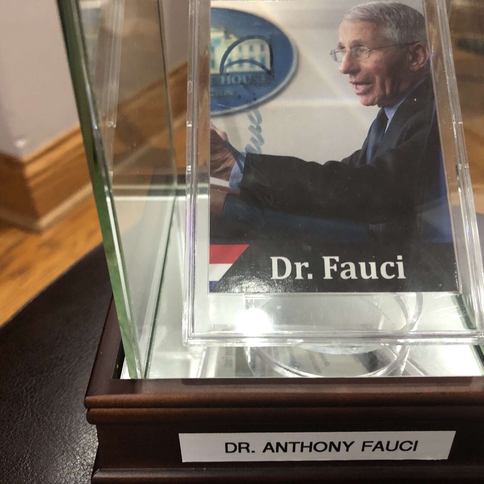 Funko Pop “FRONTLINE WORKER” SIGNED by Anthony Fauci SUPER RARE! Comes ...