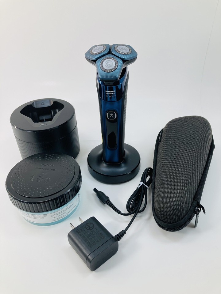 Philips Norelco 7700 Cordless Rechargeable Men's Electric Shaver ...