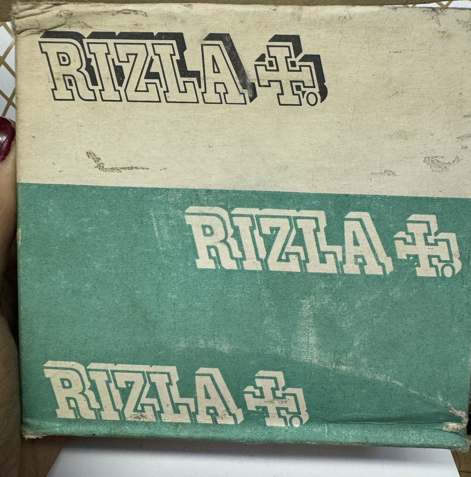 Rizla Limted Green Regular Size Rolling Papers Slow Burn Full Box 100 ...