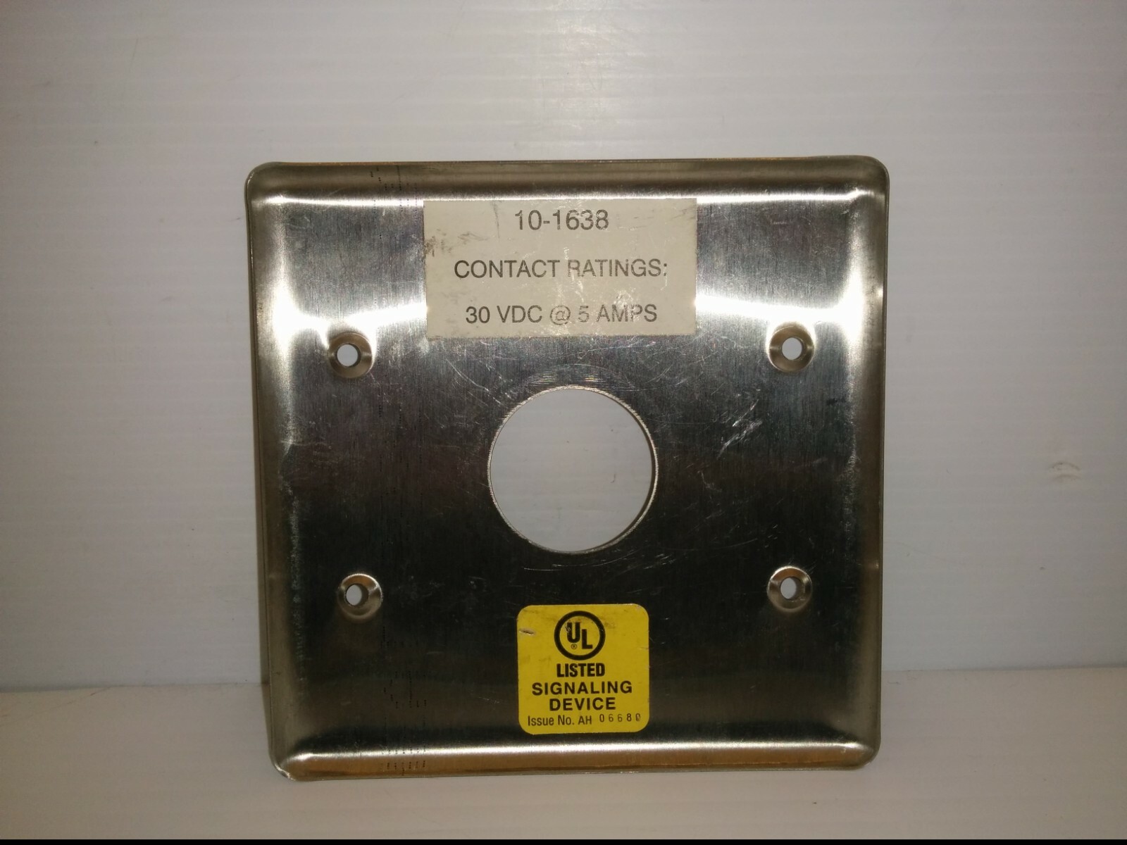 STAINLESS STEEL BOX COVER, 4-1/2" x 4-1/2" W/ 1-1/4" CENTER HOLE, 30VDC ...