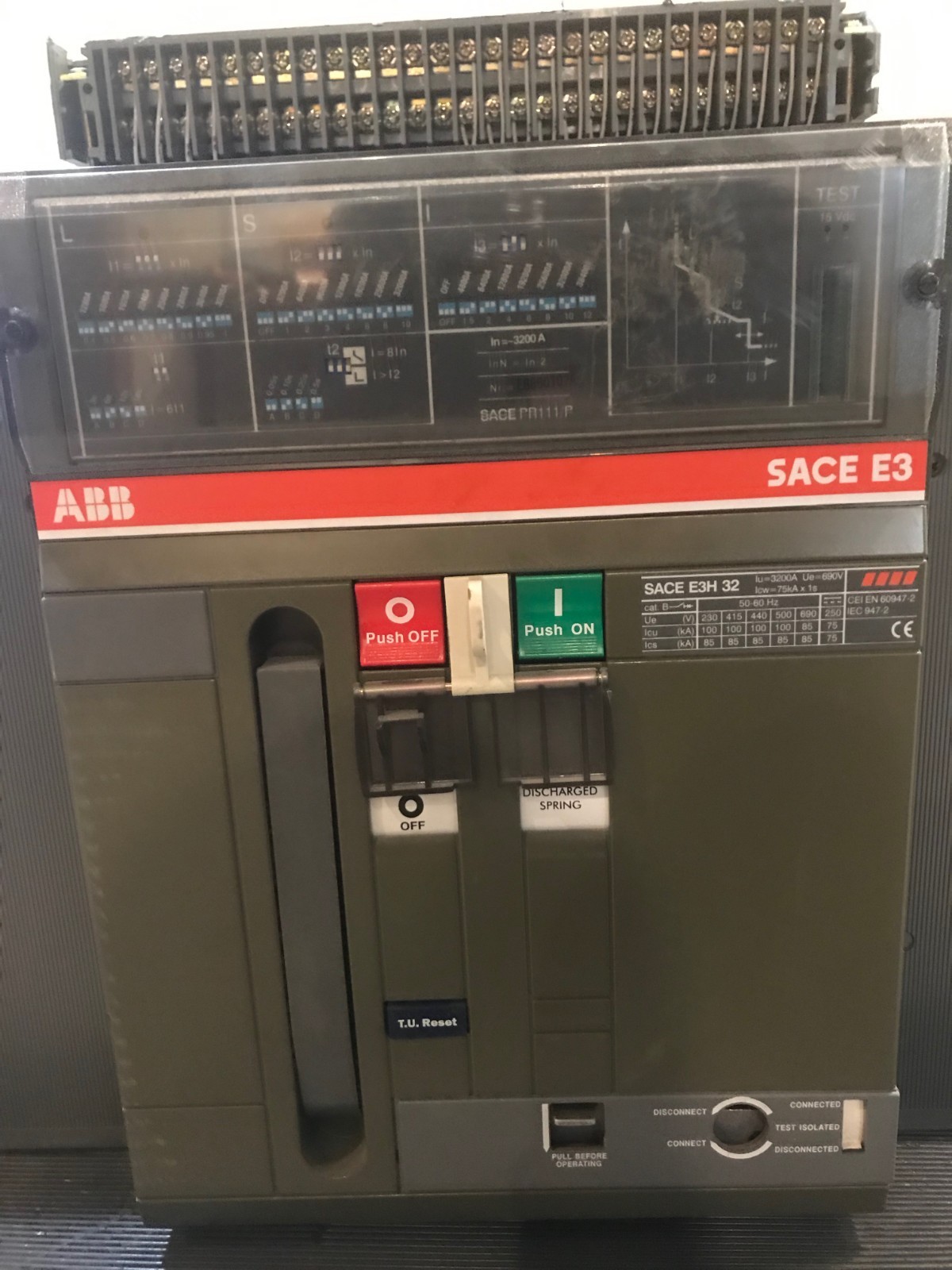 3,200 Amp ABB Circuit Breaker w/ Draw Out Breaker Cradle | SACE E3H 32 ...