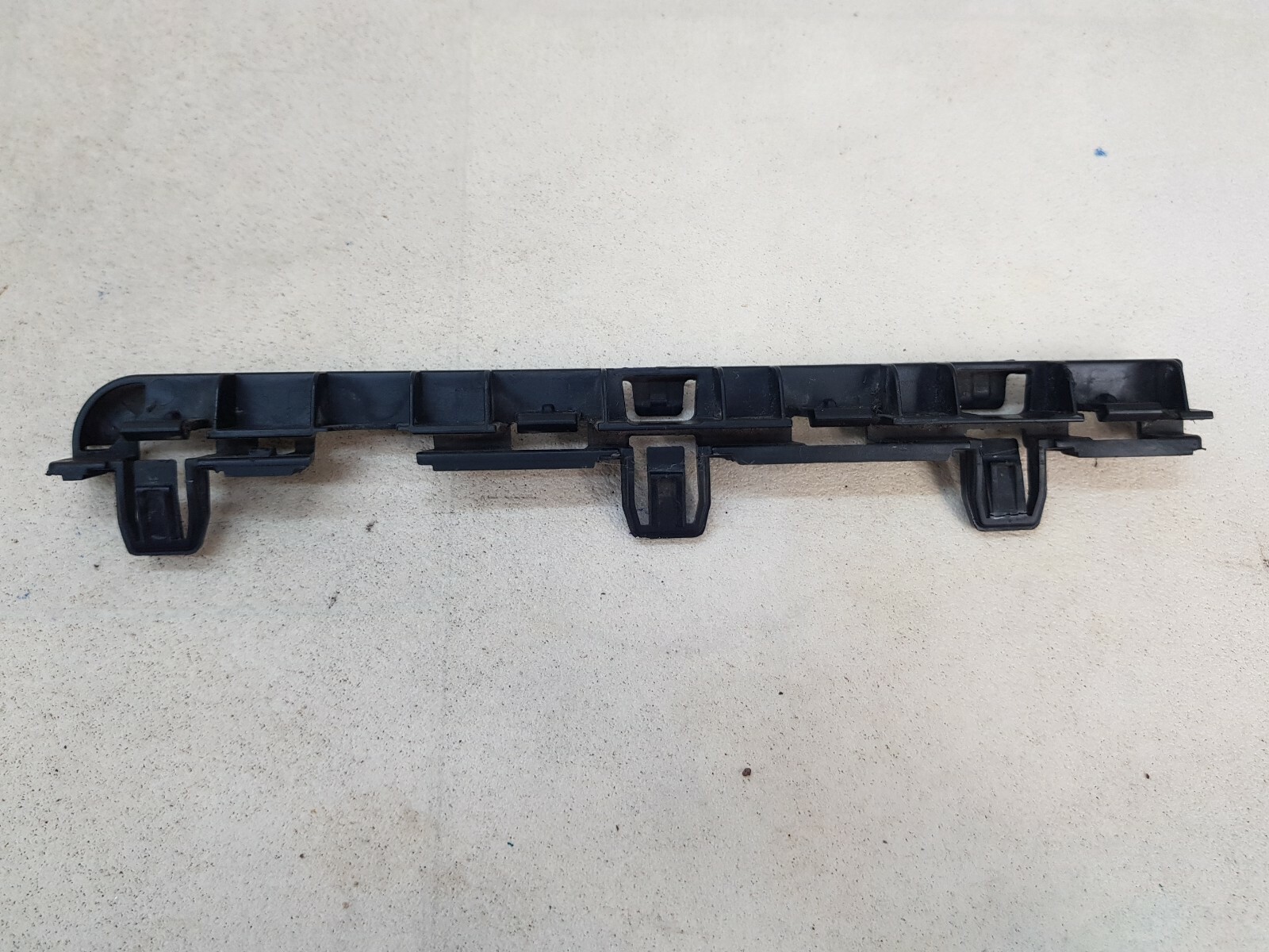 BMW M5 F10 F11 11-16 SALOON FRONT DRIVER RIGHT SILL SKIRT BRACKET ...