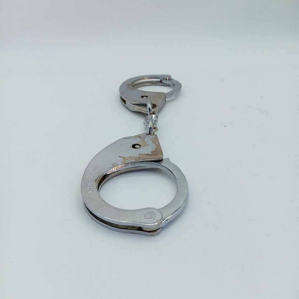 Hiatts 1960 Handcuffs Ex-Police Vintage Cuffs Used No Key Chain Grade B ...