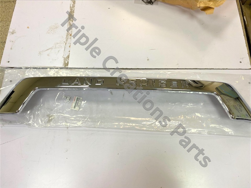 TOYOTA GENUINE OEM 52435-60070 GARNISH, FRONT BUMPER 5243560070 | eBay UK