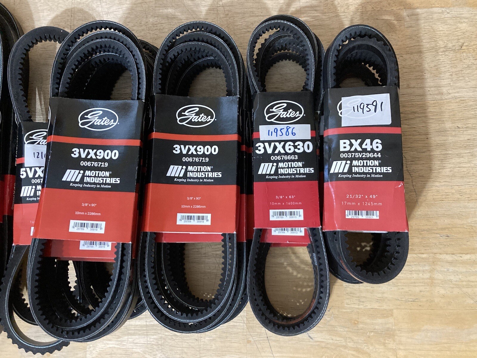 Gates B40, B100, BX46, 3VX630, 3VX900, 5VX710, 5VX1320 V-Belt Lot of 30 ...