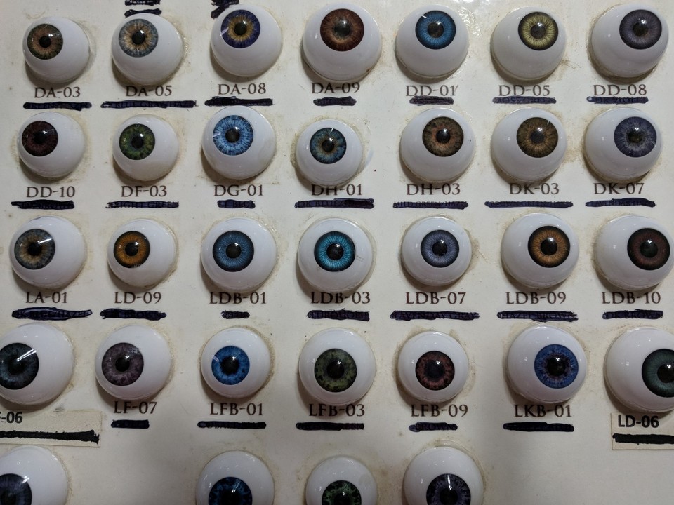 ACRYLIC LIFE LIKE DOLL EYES ~ 10mm OVAL ~ BEAUTIFUL, MUST READ RED ...