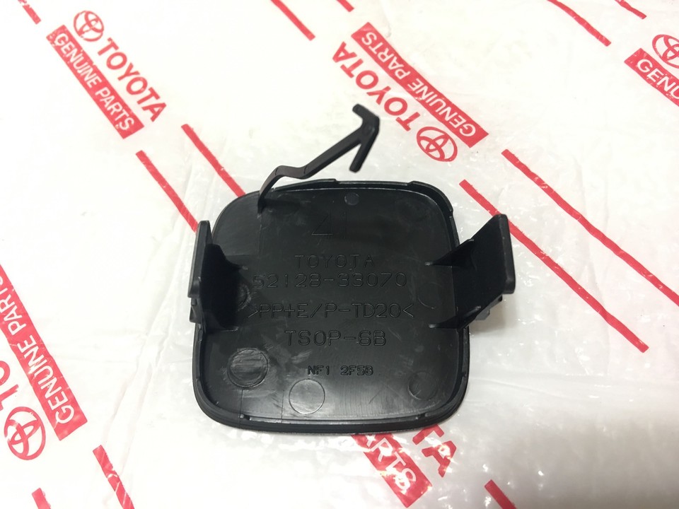 *NEW LEXUS ES350 FRONT BUMPER TOW COVER OEM 2007 2008 2009 HOOK HOLE ...