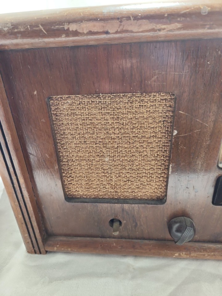 Vintage DELCO R-1175 TABLETOP RADIO: Working Great on AM - MID CENTURY ...