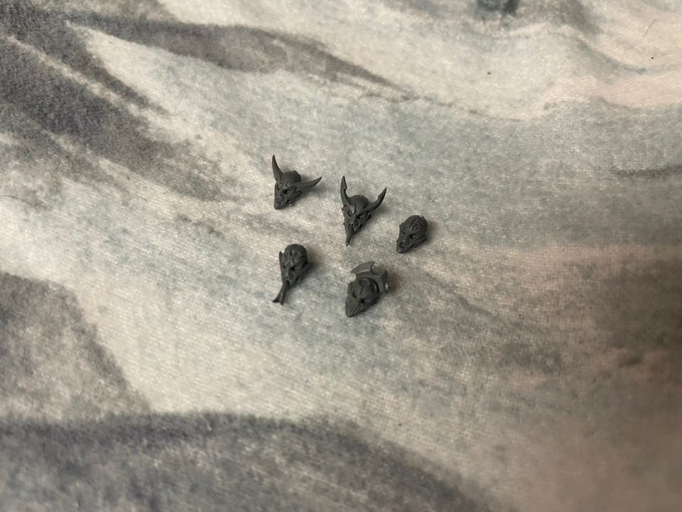 Warhammer Fantasy: Old World / Dark Elf / Witch Elves Random Head Bit ...