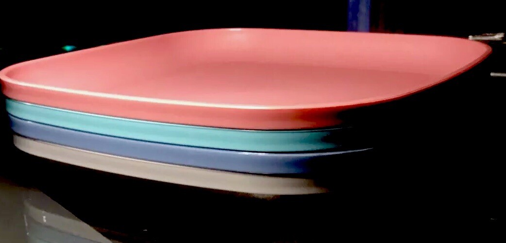 TUPPERWARE NEW VINTAGE SQUARE PLATES SET OF 4 IN CLASSIC PASTELS #1535 ...