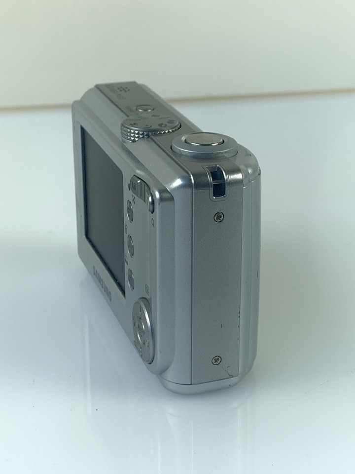 Samsung Digimax S600 6.0MP Digital Camera Silver Spears Or Repairs ...