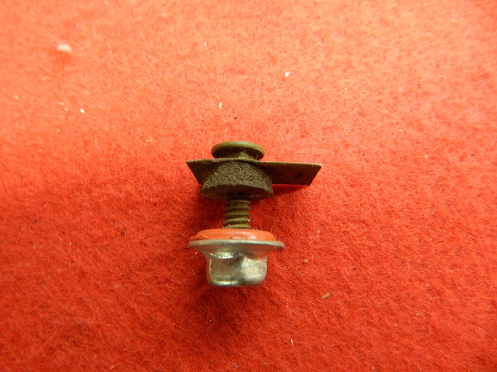 1 NOS 64 FORD Galaxie 500 500 XL Rocker Body Moulding Retainers Clips ...