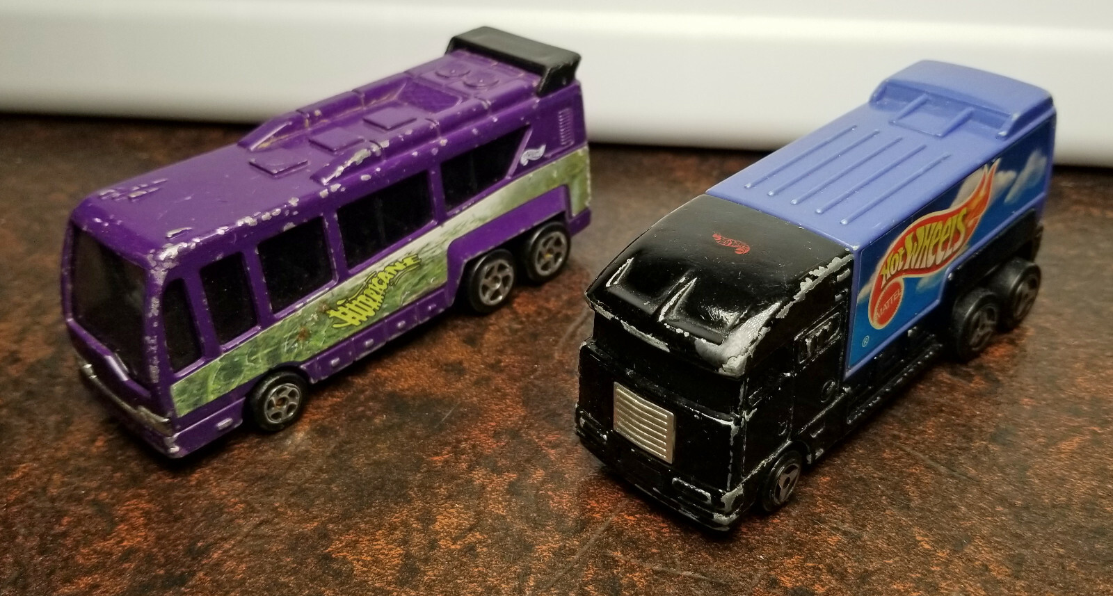 Hot Wheels Semi Truck Haulers Meteor Garbage Quake Bus Racing lot of 5 ...