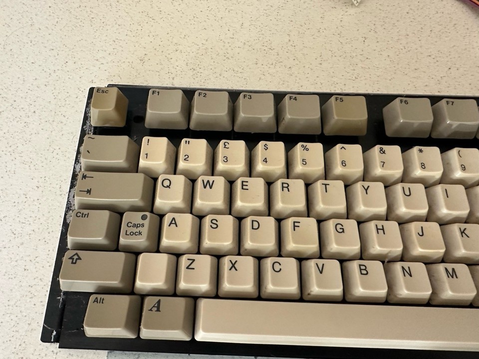 Amiga A500/plus Mitsumi Keyboard Signs Of Yellowing Tested All Keys ...
