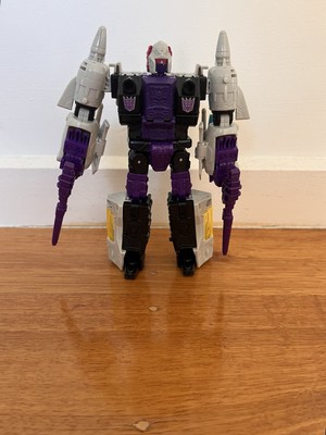 Transformers Earthrise WFC Decepticon Snapdragon Voyager Class Figure ...