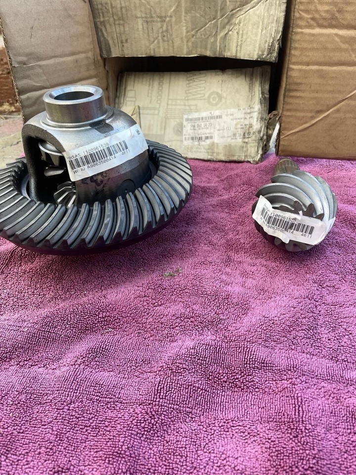 Mercedes Sprinter W906 Rear differential diff gear 46:11, A9063500414 ...
