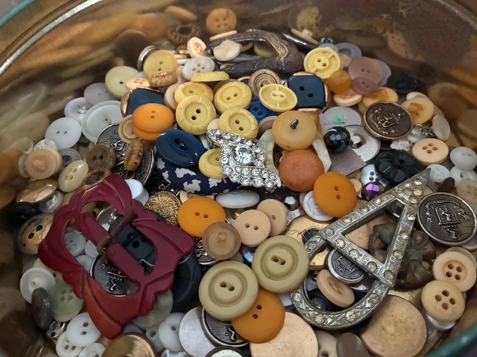 Antique Button & Buckles Lot ~ Vintage Buttons ~ Celluloid Plastics ...