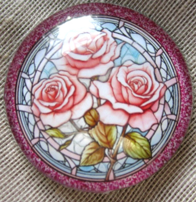 GLASS DOME PICTURE BUTTON -- STAINED GLASS PRETTY PINK ROSES BUTTON ...