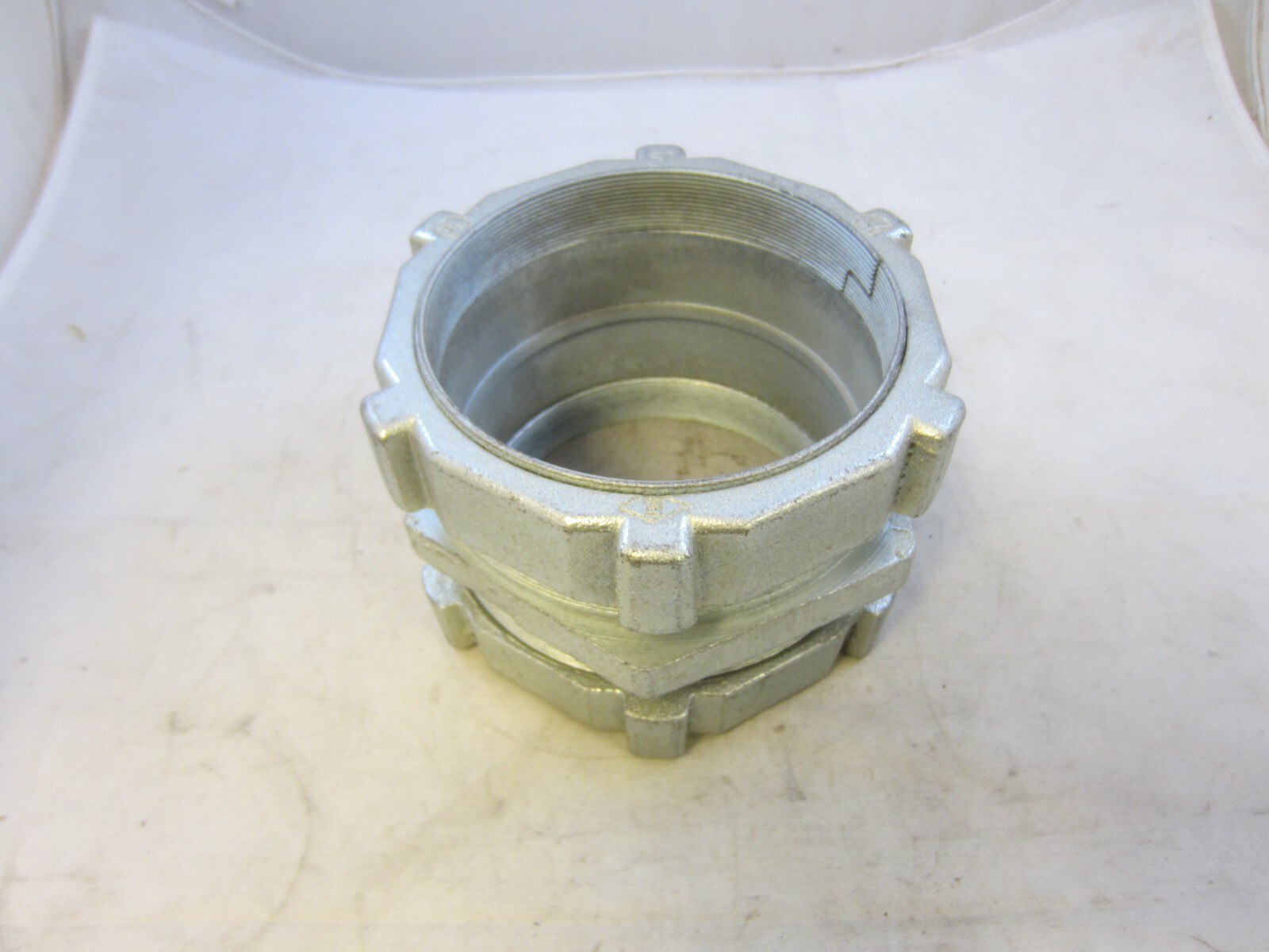 5" RIGID COMPRESSION COUPLING MALLEABLE IRON EFC 30-500 | eBay