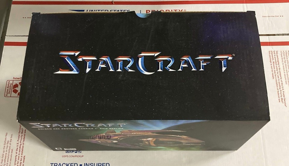 StarCraft - Protoss Carrier 7-Inch Ship Replica - Dark Horse - Statue ...