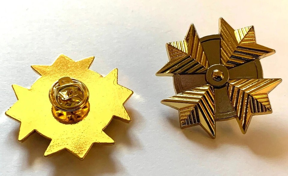 Deluxe Star Trek Movies Flag Officer Rank Insignia Pin Collection ...