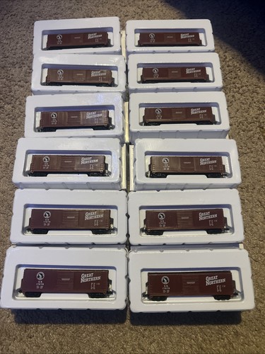 N Scale Lot of 12 Great Northern Freight Cars With Rapido Couplers | eBay