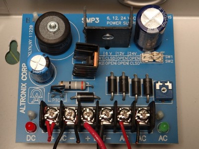 Altronix SMP3 Single Output Power Supply Charger, 6/12/24VDC @ 2.5A w ...