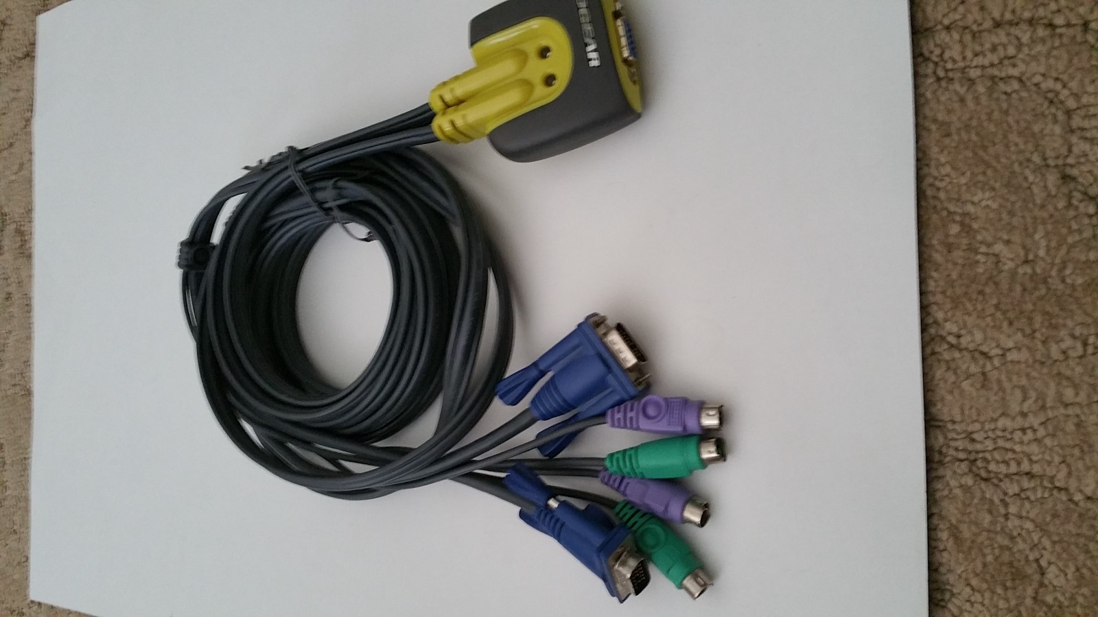 Genuine IOGear MiniView Micro KVM Switch Model GCS62 - KVM switch - 2 ...